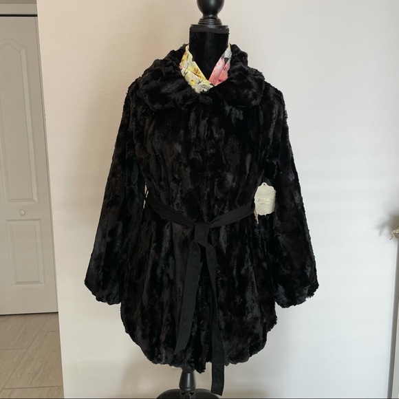 Altar'd State | Jackets & Coats | New Altard State Black Fuzzy Jacket ...